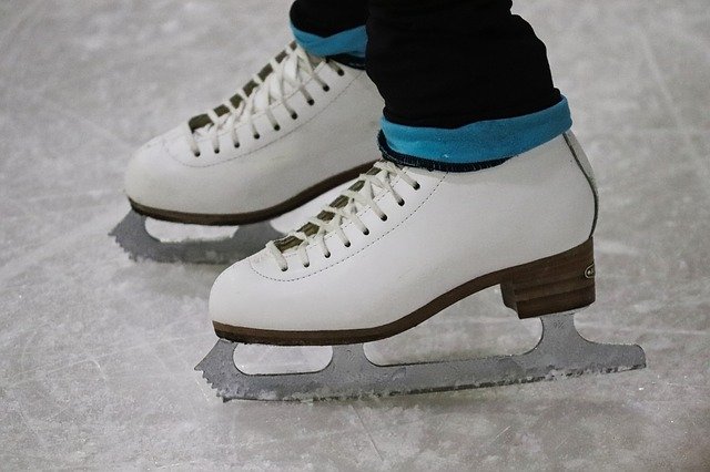 Practice Your Figure-Eights at the Columbia Ice Rink - LAKEHOUSE